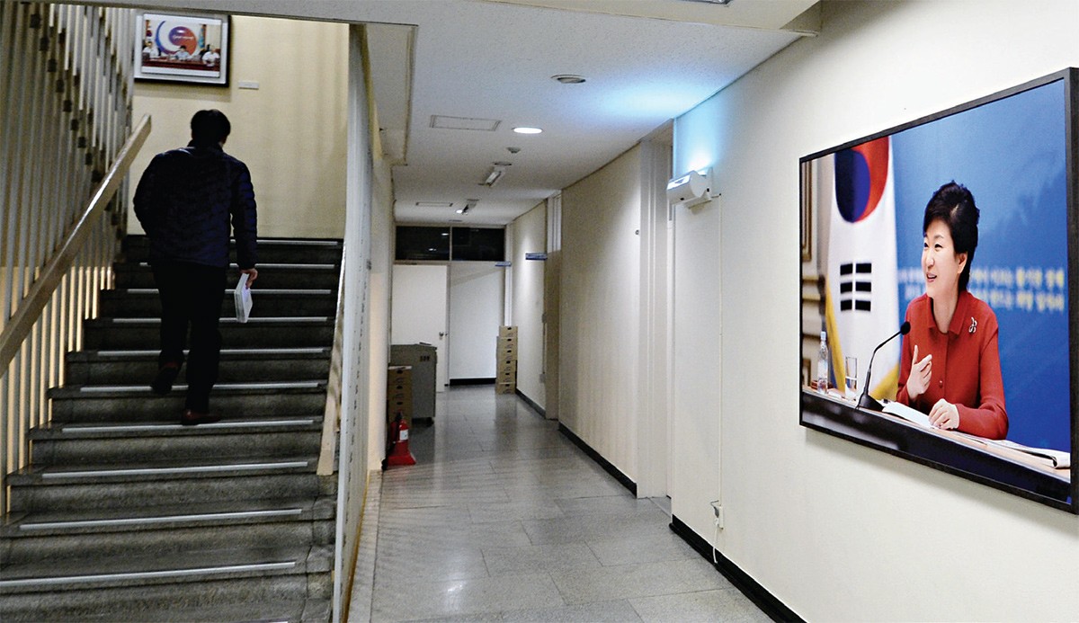 심층분석 | 고개 숙인 청와대 비서실 - 힘 빠지고, 피곤하다 ‘이제는 떠나고 싶어’